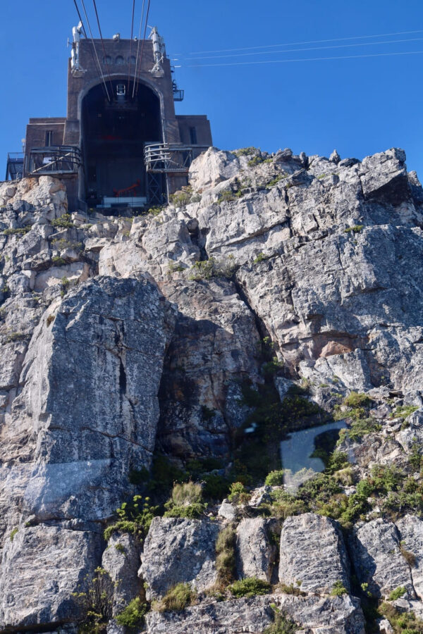 ULTIMATE GUIDE TO TABLE MOUNTAIN IN CAPE TOWN, SOUTH AFRICA