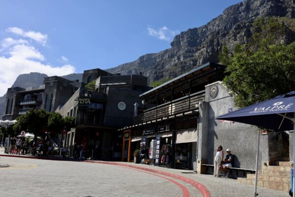 ULTIMATE GUIDE TO TABLE MOUNTAIN IN CAPE TOWN, SOUTH AFRICA